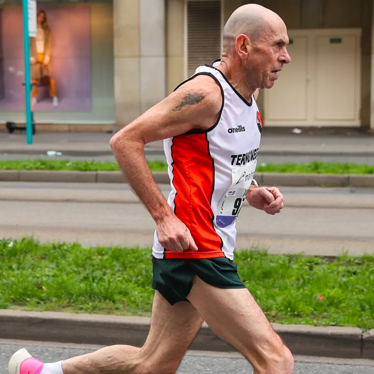 Side-by-side marathon runners – Tom and Teddy Australia